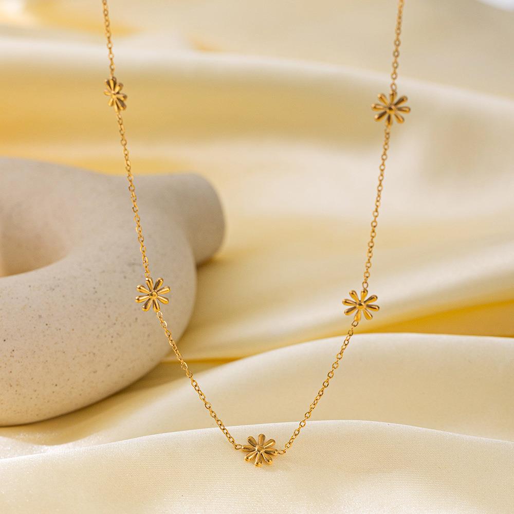 Gold daisy chain necklace – Crowberry Wood 2024 LTD